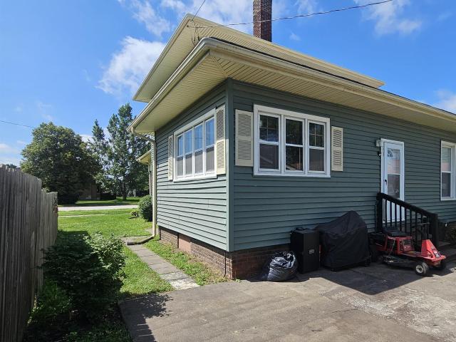 607 W Adams Street