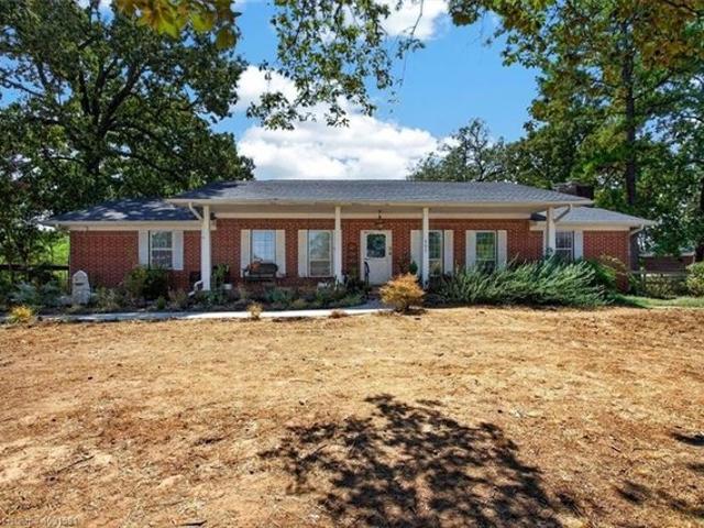 607 W Main St, Charleston, AR 72933