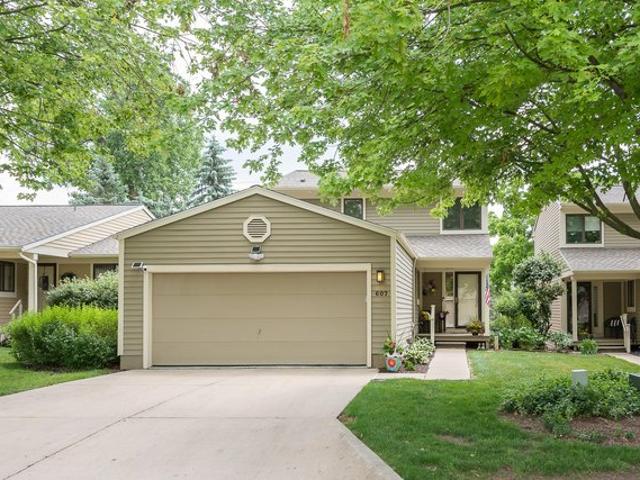607 Woodcreek Cir, Saline, MI 48176