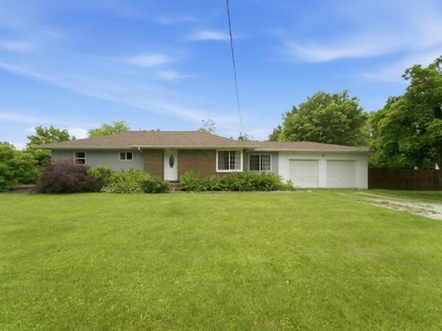 607 Woodlawn Ave, Chesterton, IN 46304