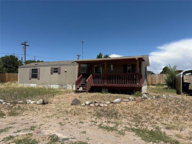 607 Union Hall Ln, Espanola, NM 87532