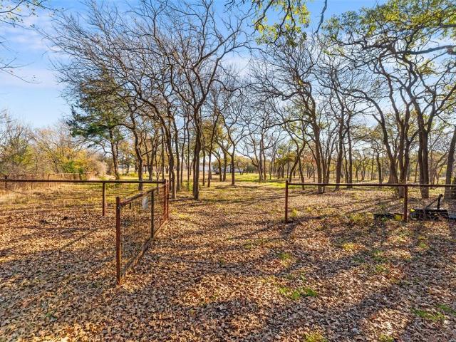 6085 Autumn Breeze Cir, Fort Worth, TX 76140 | MLS #21168 | Compass