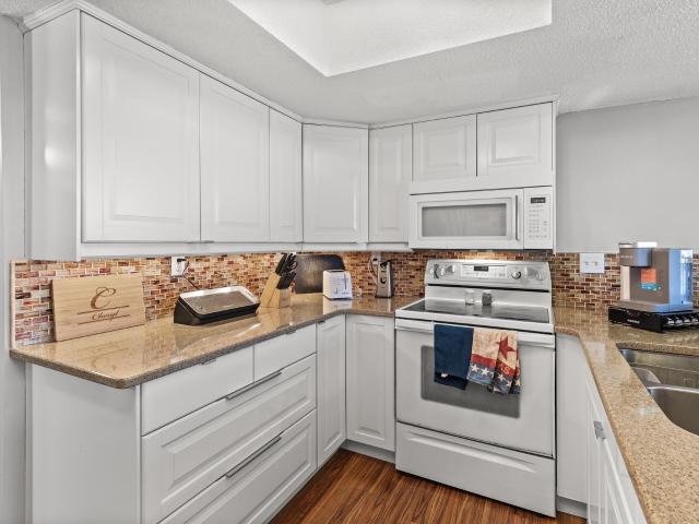 6085 Lincoln Drive # 122