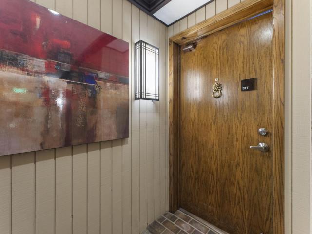 6085 Lincoln Drive # 317
