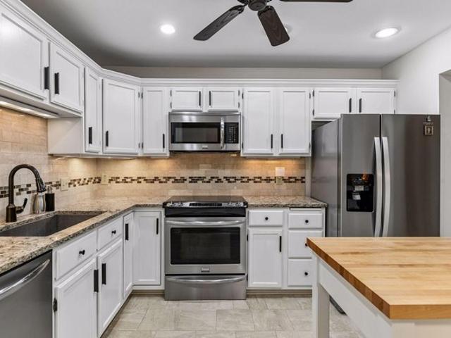 6085 Rowland Rd Apt 207, Minnetonka, MN 55343