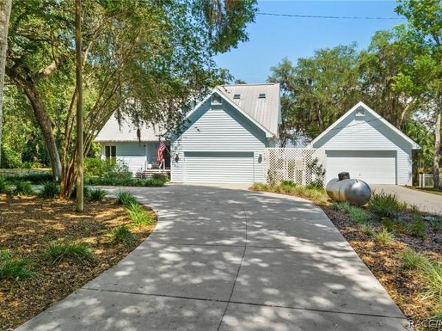 6085 S Royal Dr, Homosassa, FL 34448