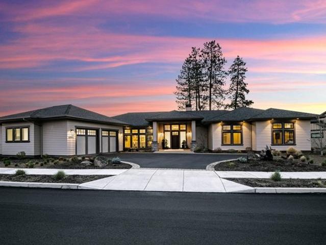 60871 River Rim Dr, Bend, OR 97702