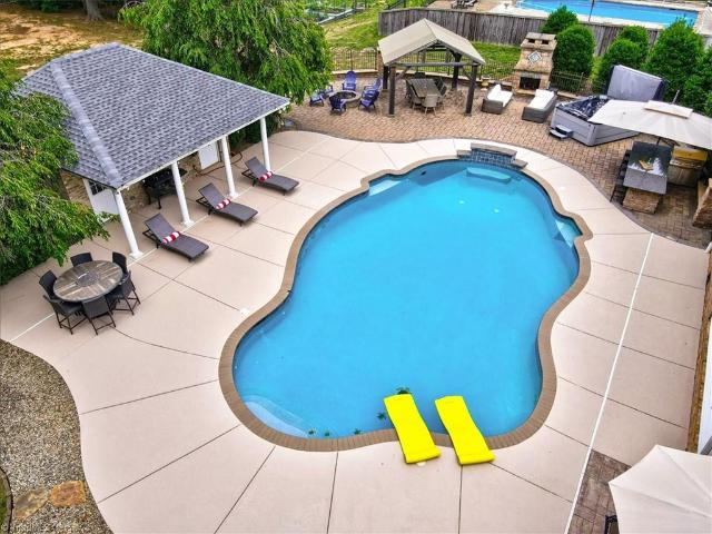 6087 Grinsted Court