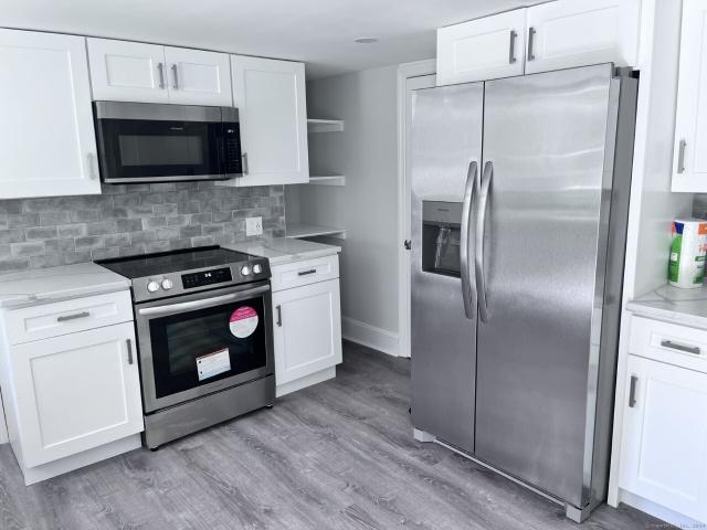 6088 Main Street, Trumbull, US, CT