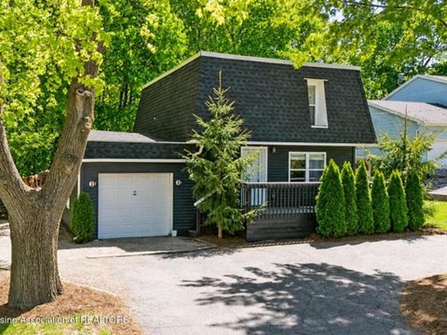 6088 Marsh Rd, Haslett, MI 48840