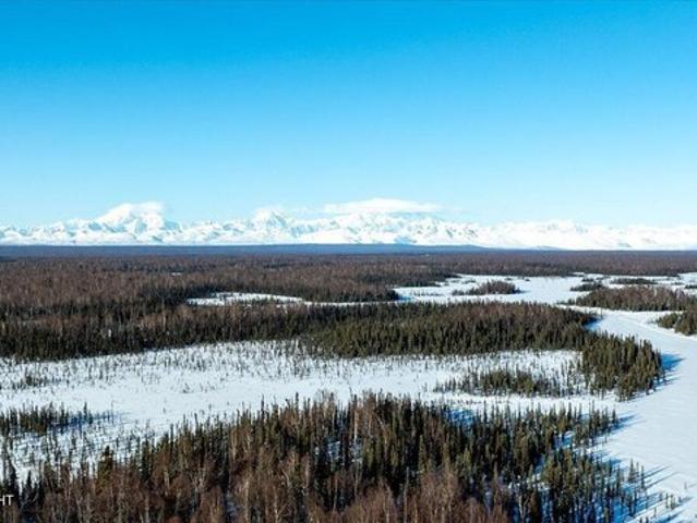 6080 E Petersville Rd, Trapper Creek, AK 99683
