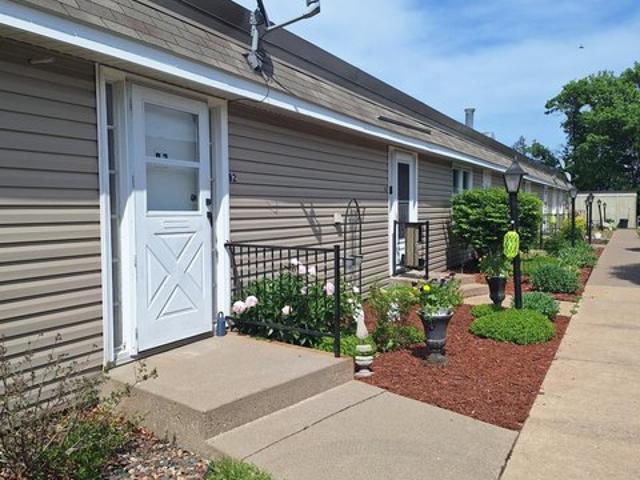 6081 Paris Ave N Apt B2, Stillwater, MN 55082