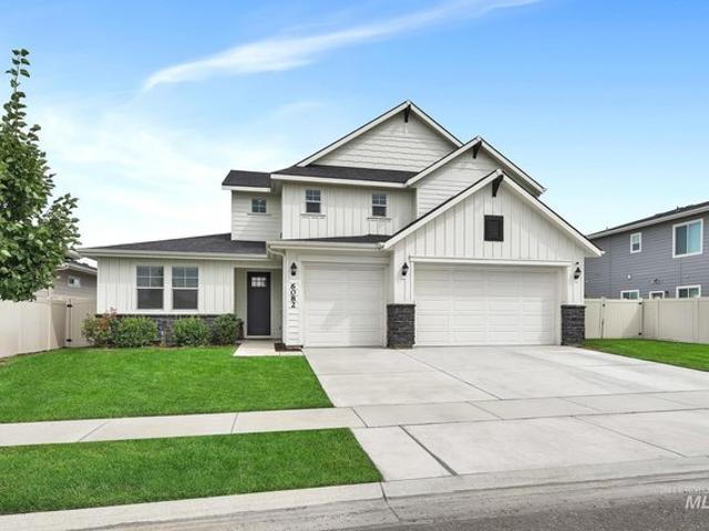 6082 E Canyon Crossing Dr, Nampa, ID 83687