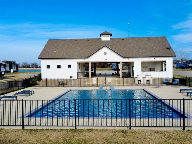 6082 Peninsula Road
