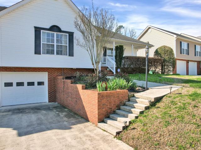 6082 Wardwell Dr