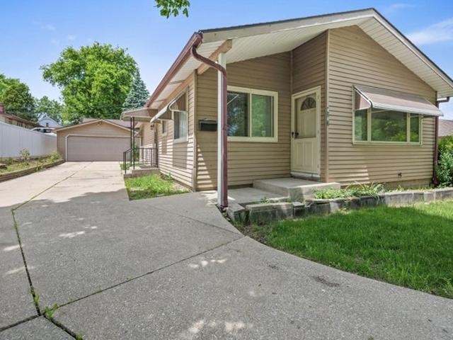 6083 S 20th St, Milwaukee, WI 53221