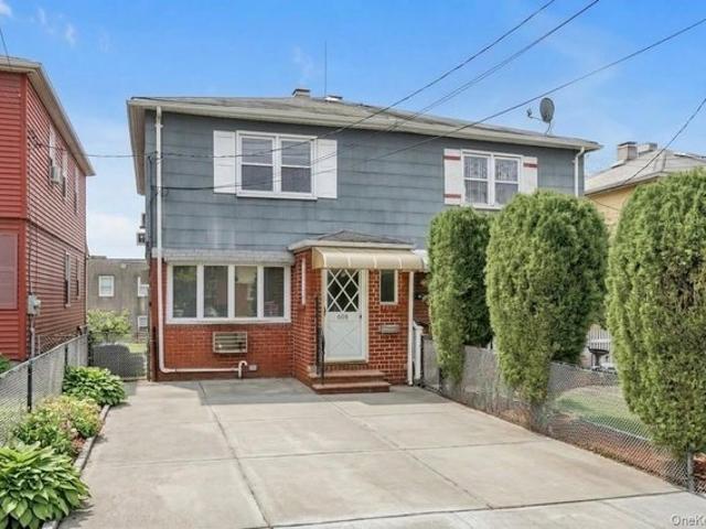608 119th St, College Point, NY 11356