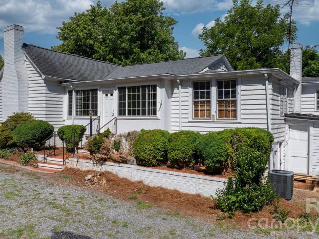 608 1st Street W