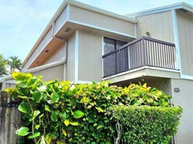 608 Commodore Dr, Plantation, FL 33325