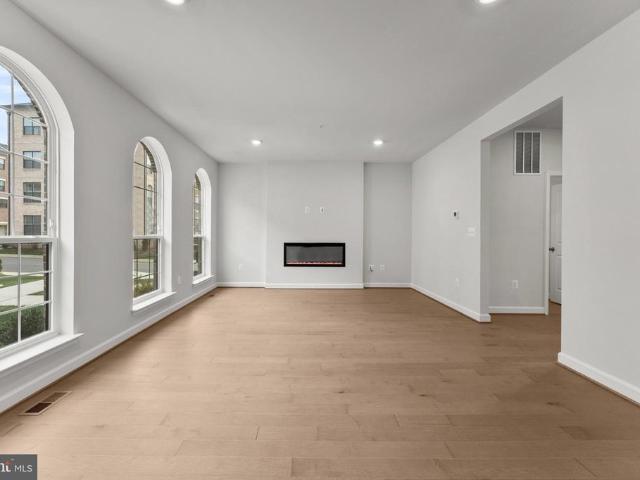 608 Catamaran Way