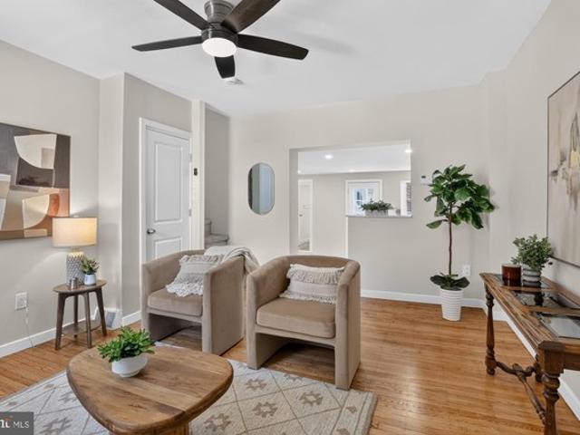 608 Clymer St, Philadelphia, PA 19147