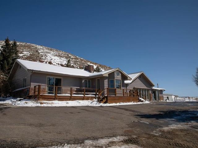 608 Cliff Drs, Dubois, WY 82513