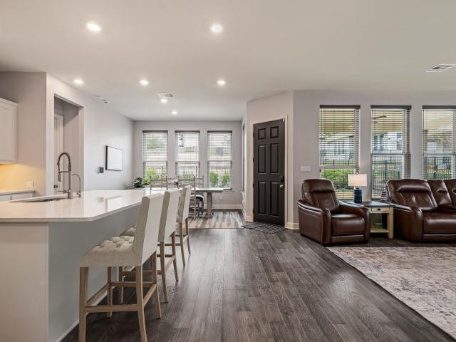 608 Affazia Ln 13, Georgetown, TX