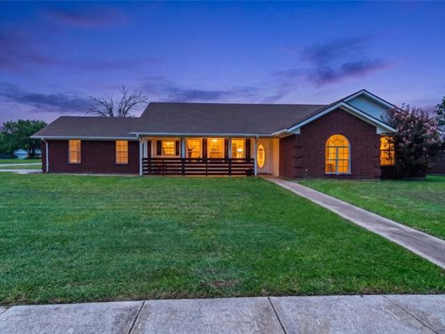 608 Aldridge St, Commerce, TX 75428