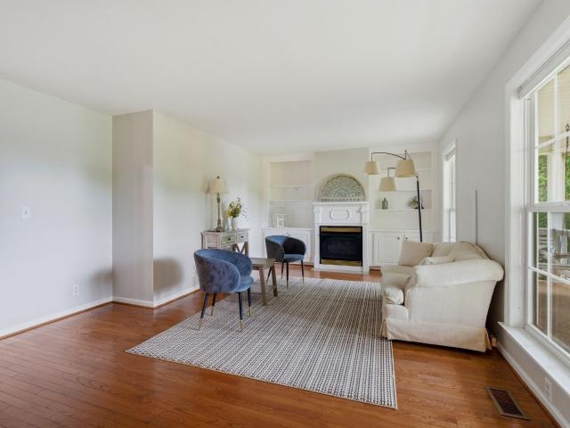 608 Beechtree Ct