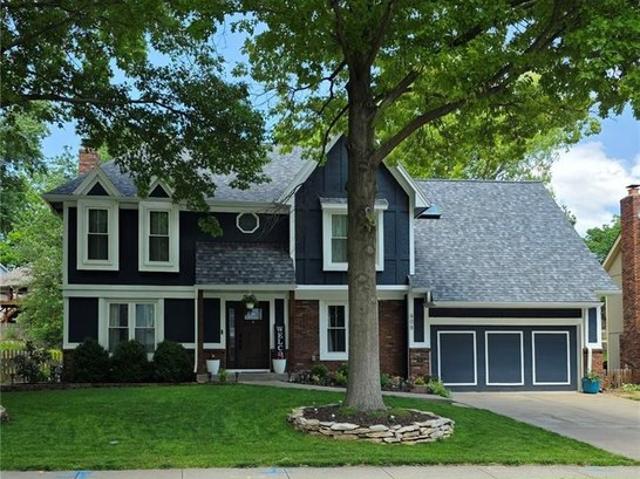 608 Butternut Ln, Liberty, MO 64068