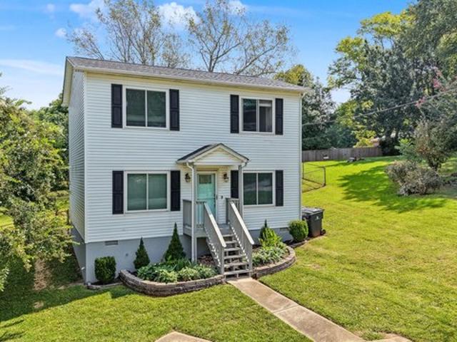 608 Busbee Rd, Knoxville, TN 37920