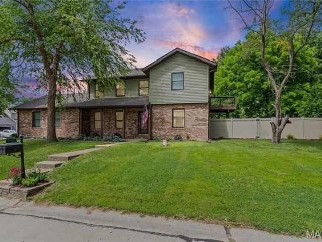 608 Goldfinch Ln, Troy, IL 62294