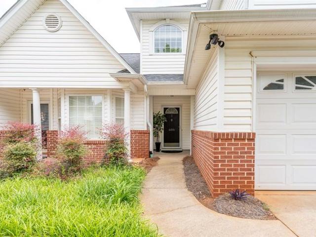 608 Glassyrock Ct, Greer, SC 29650