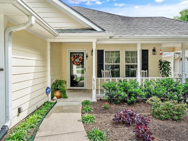 608 Green Meadow Trail