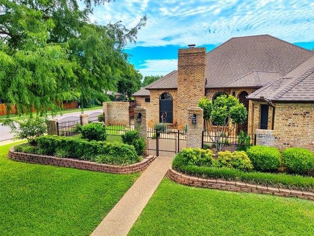 608 Gunnison Dr, Arlington, TX 76006