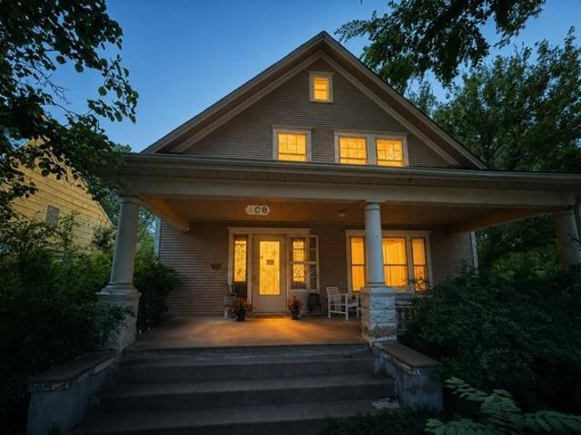 608 E 1st St, Newton, KS 67114