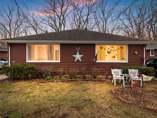 608 Knight Ave, Neenah, WI 54956