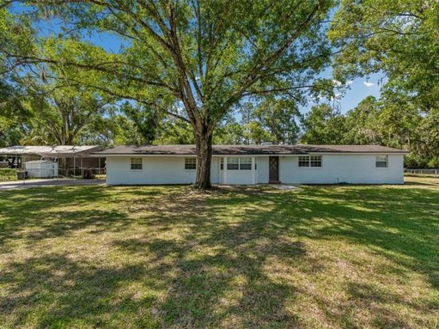 608 Krazy Ln, Lutz, FL 33548