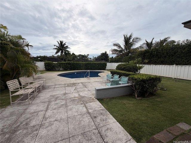 608 Kuana St, Honolulu, HI 96816