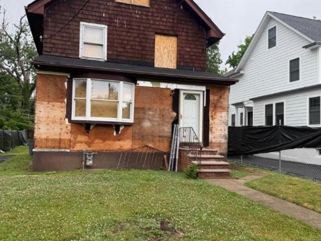 608 Hort St