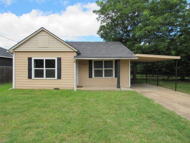 608 Hayes St, McGregor, TX 76657