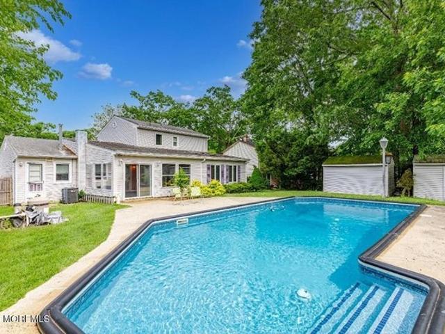 608 Huckleberry Ln, Toms River, NJ 08753
