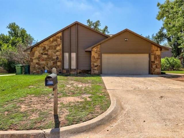608 Ottawa Place, Yukon, OK 73099