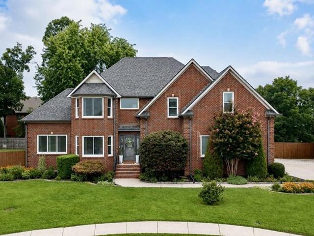 608 Lacewood Ct, Berea, KY 40403