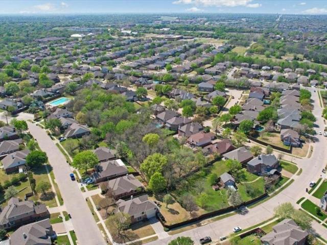 608 Lake Village Dr, McKinney, TX 75071 | MLS #21211