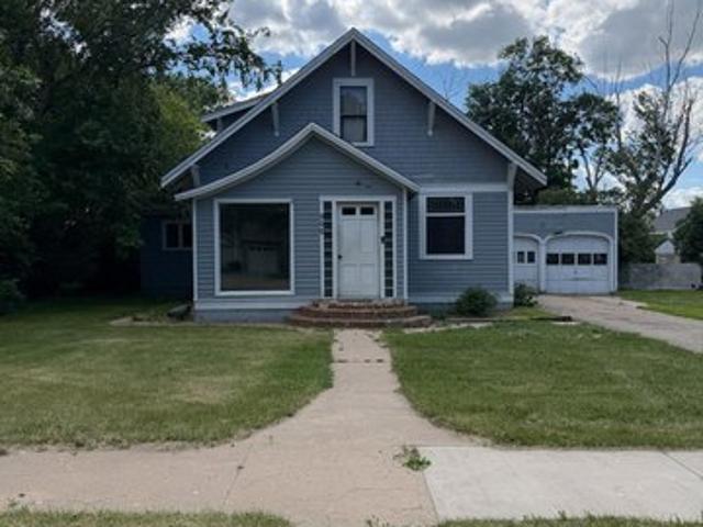 608 Main St S, Crosby, ND 58730