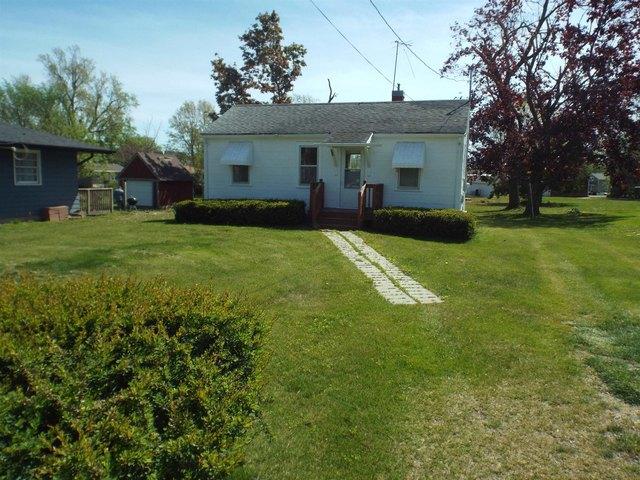 608 Maple St, Lena, IL 61048
