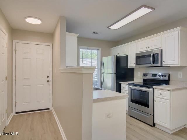 608 Mickelson Way