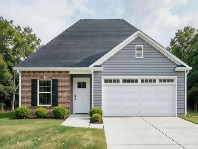 608 N 15th St, Le Claire, IA 52753