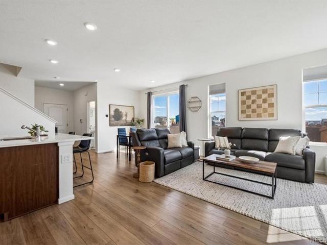 608 N Bersshine Ct, Aurora, CO 80137